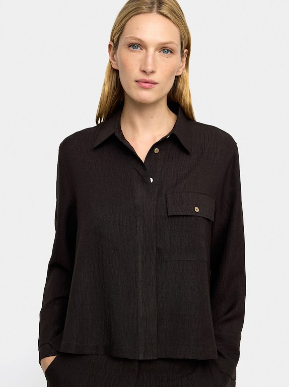 FLOWY SHIRT WITH A CRINKLED EFFECT