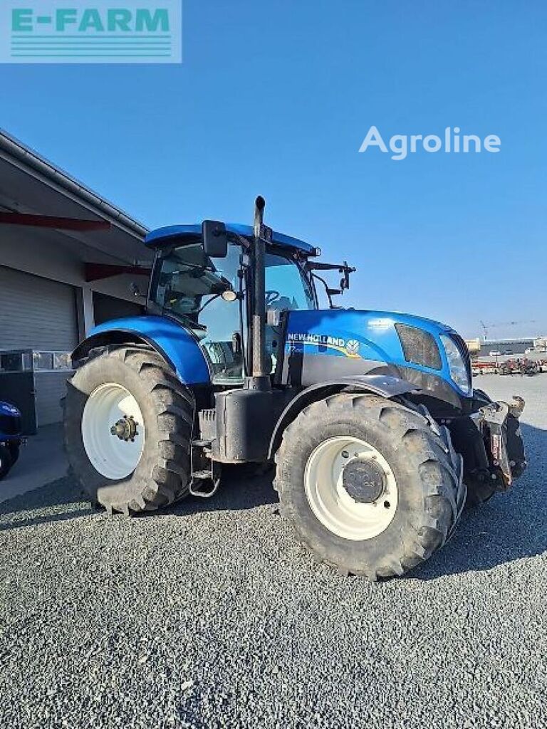 New Holland t7.210 ac traktor točkaš