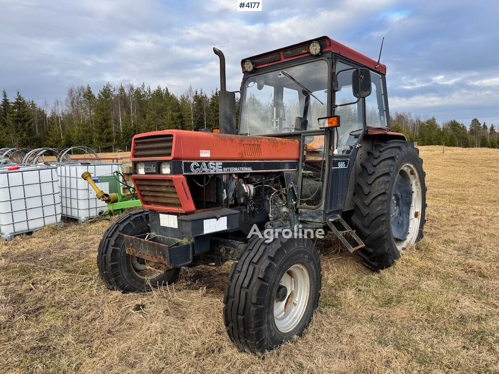 Case IH International 685 4x2 traktor točkaš