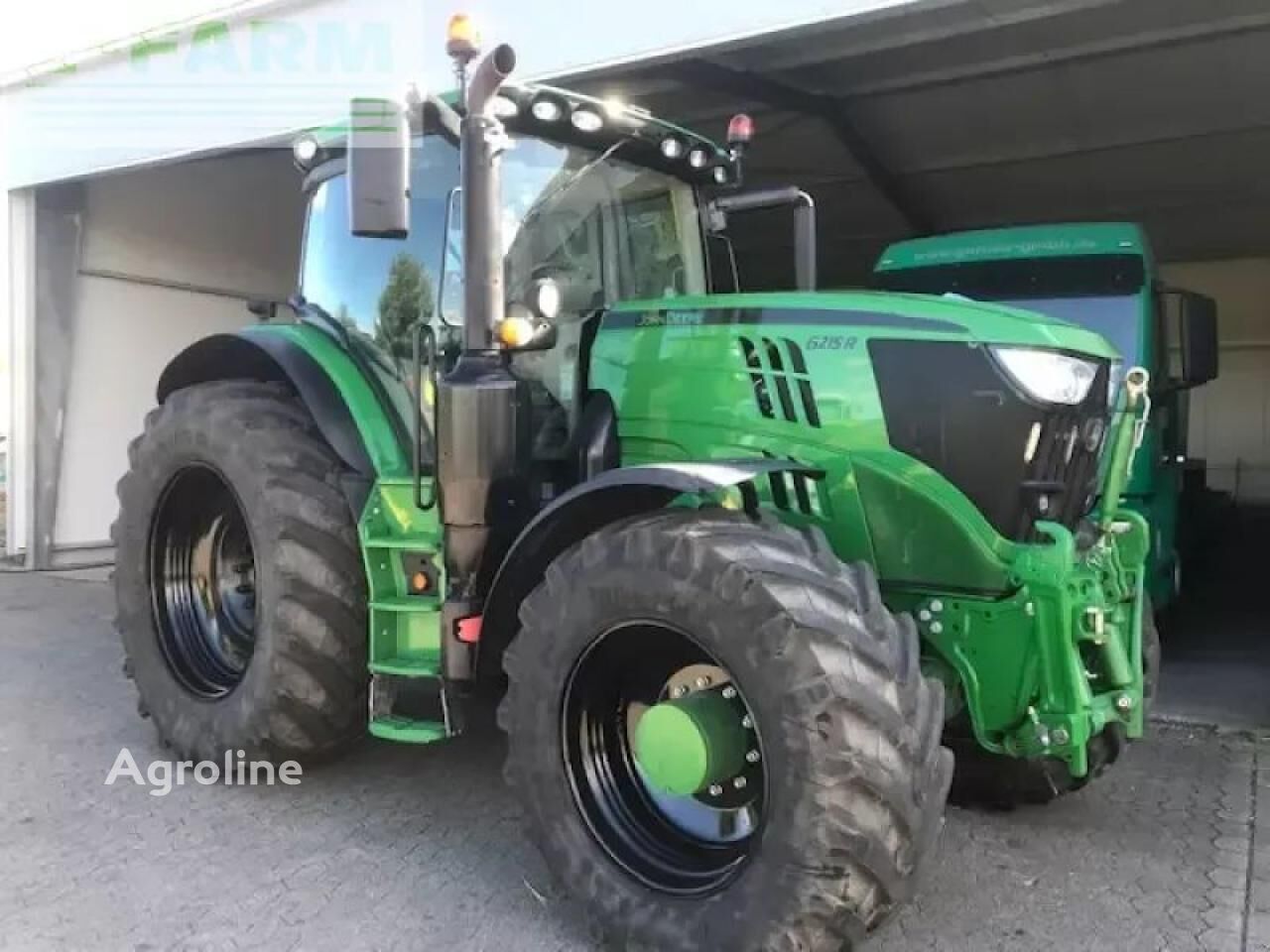 John Deere 6215r traktor točkaš