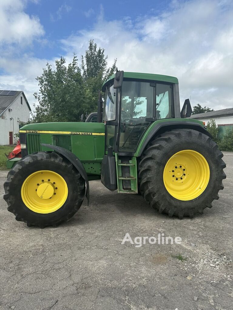 John Deere 6910 traktor točkaš