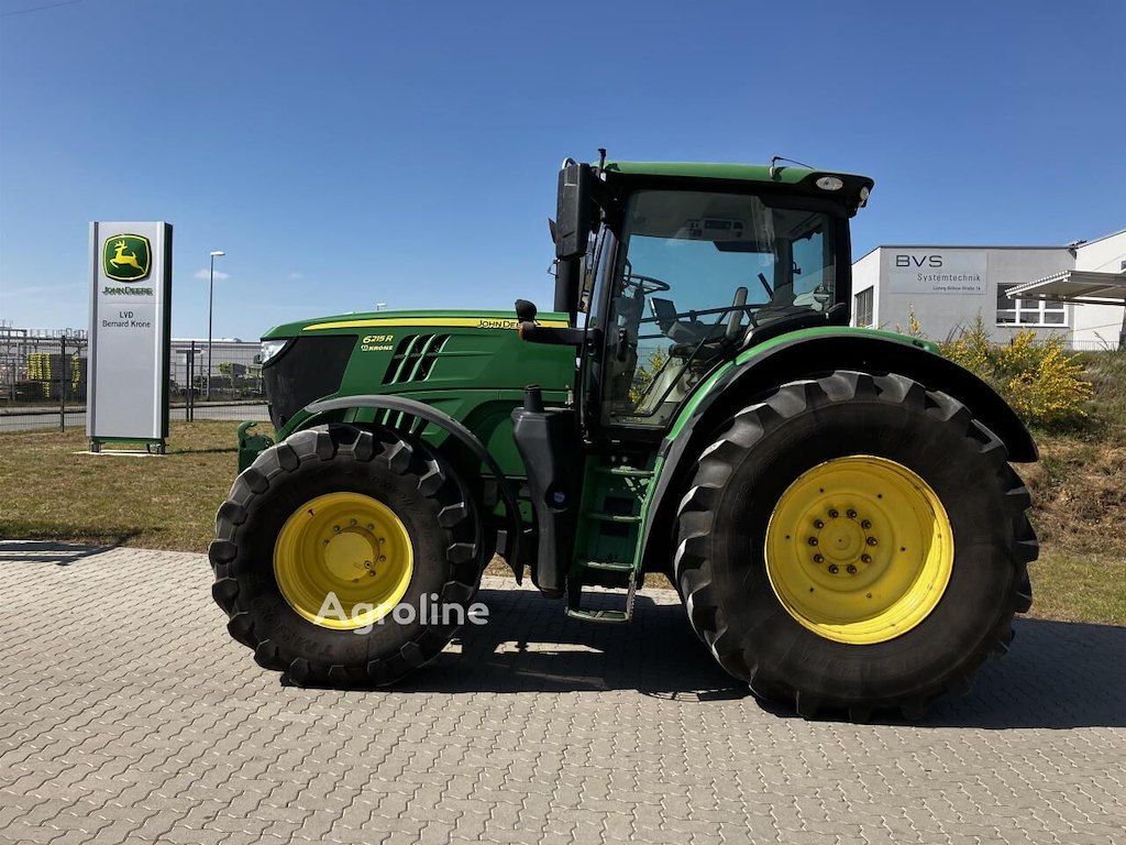 John Deere 6215R traktor točkaš