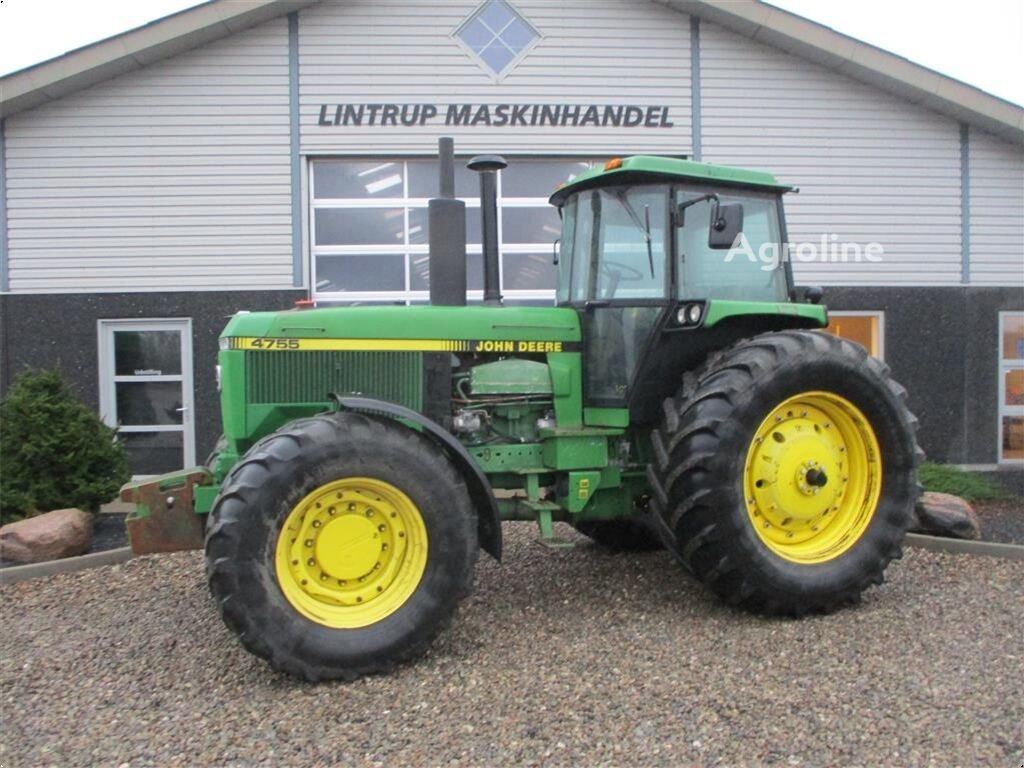 John Deere 4755 En rigtig kraftkarl med den store 7,6L motor traktor točkaš