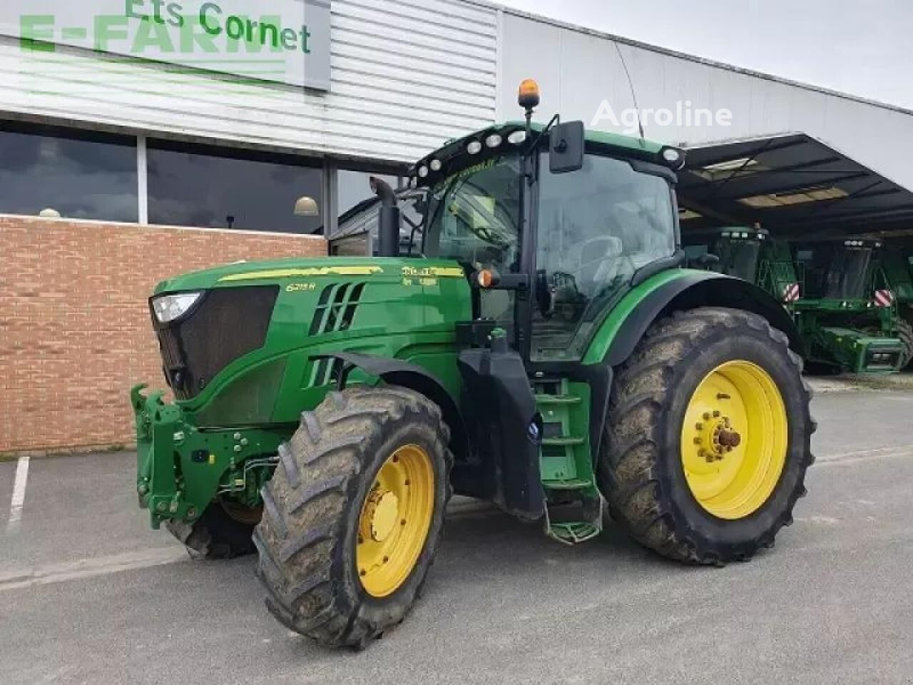 John Deere 6215r traktor točkaš