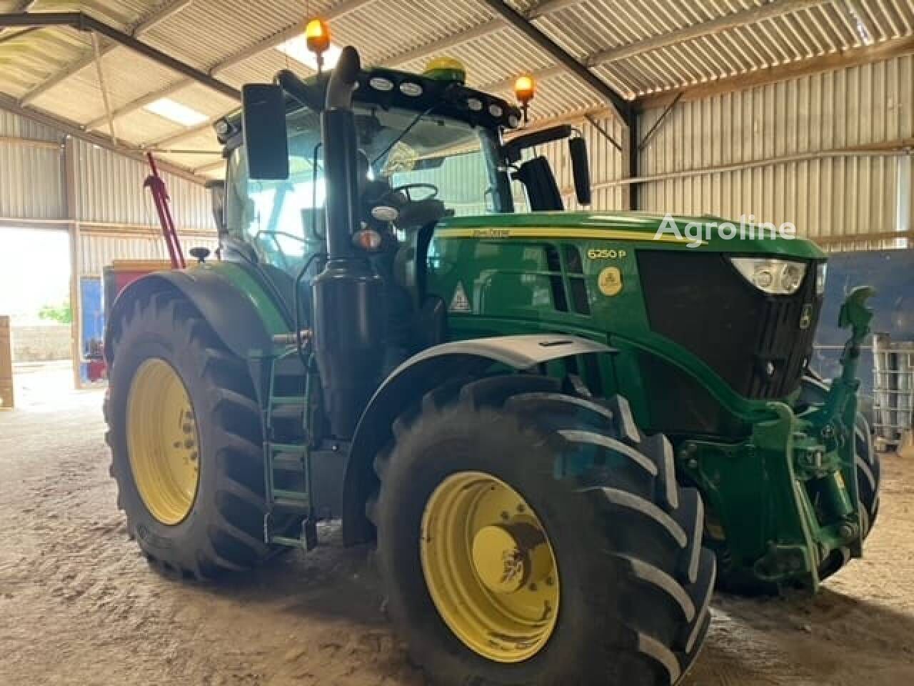 John Deere 6250R traktor točkaš