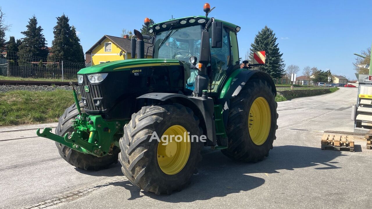 John Deere 6250R traktor točkaš