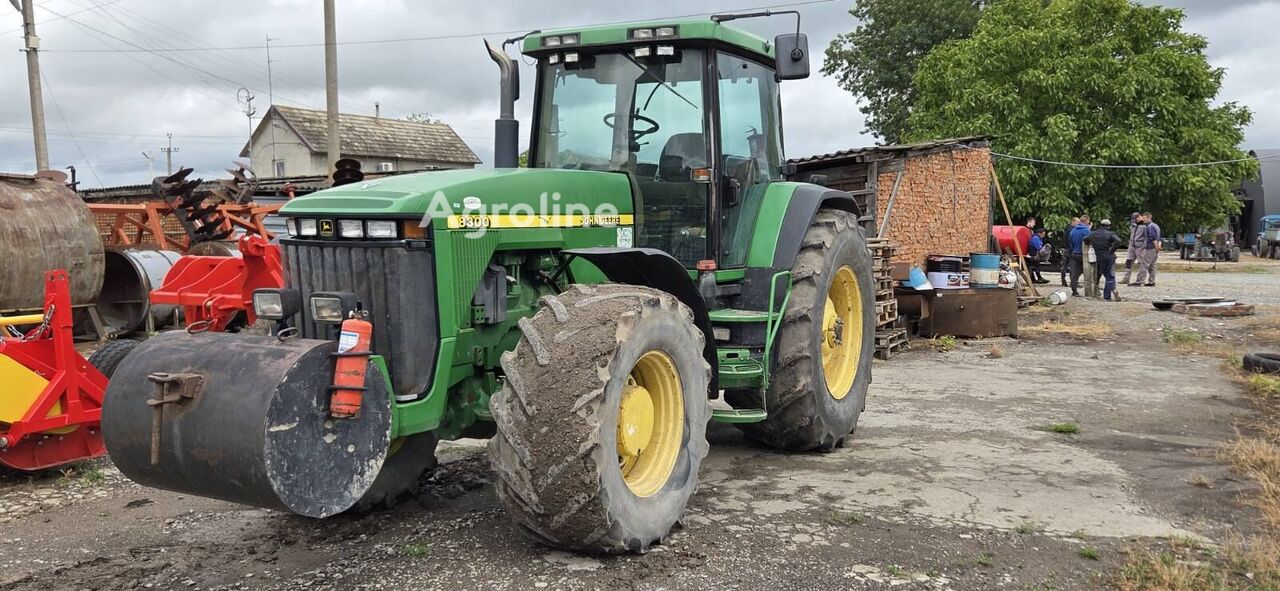 John Deere 8300 traktor točkaš