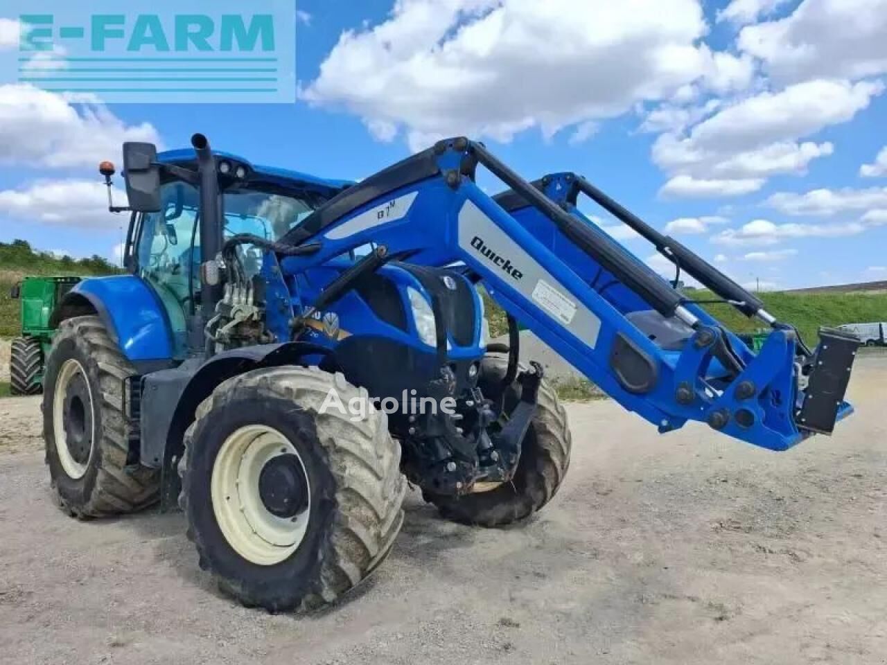 New Holland t7.210 traktor točkaš
