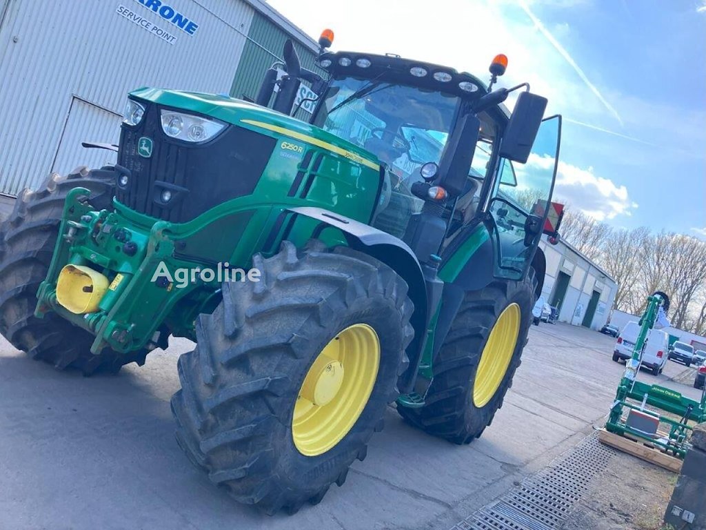 John Deere 6250R traktor točkaš