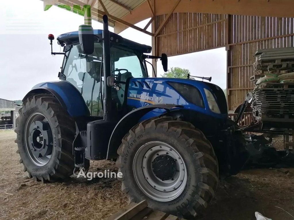 New Holland t7 230 ac traktor točkaš