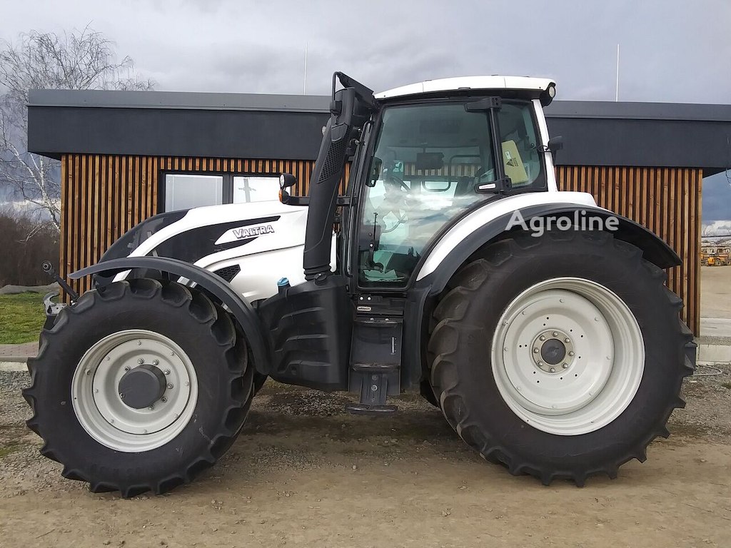 Valtra T254 Versu traktor točkaš