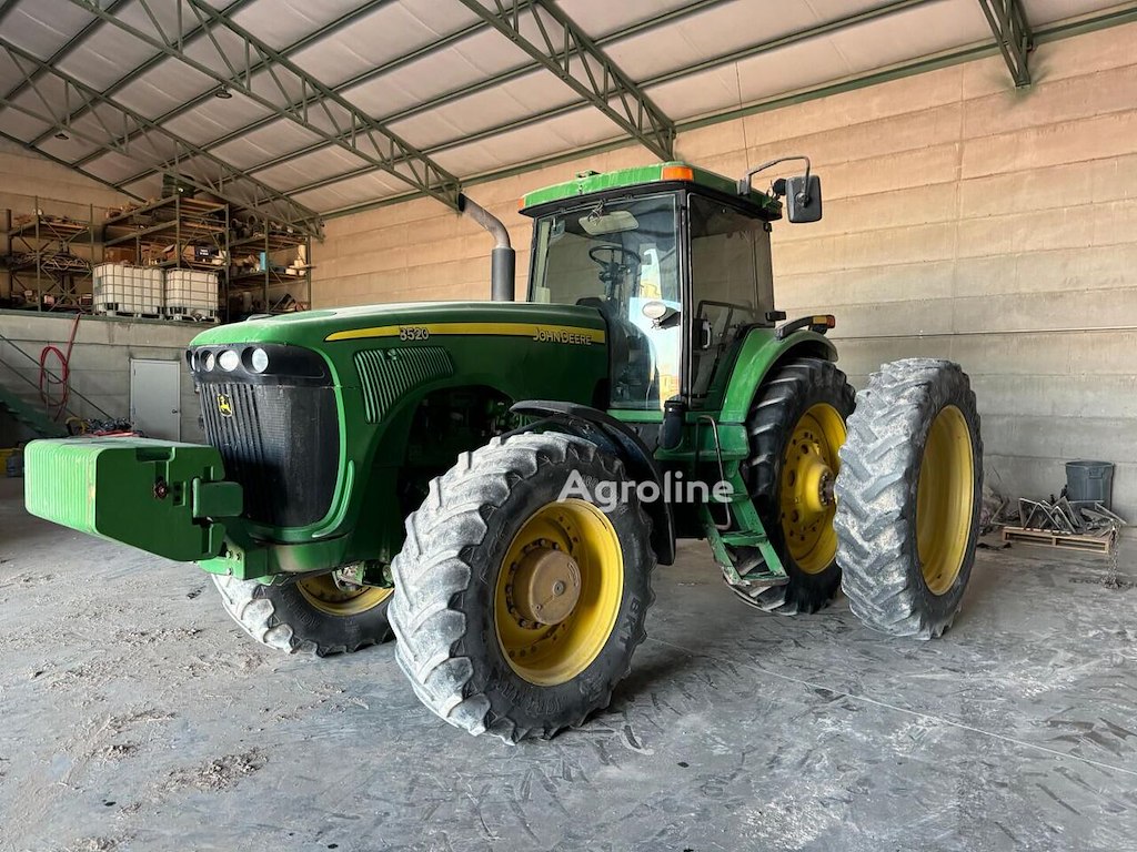 John Deere 8520 traktor točkaš
