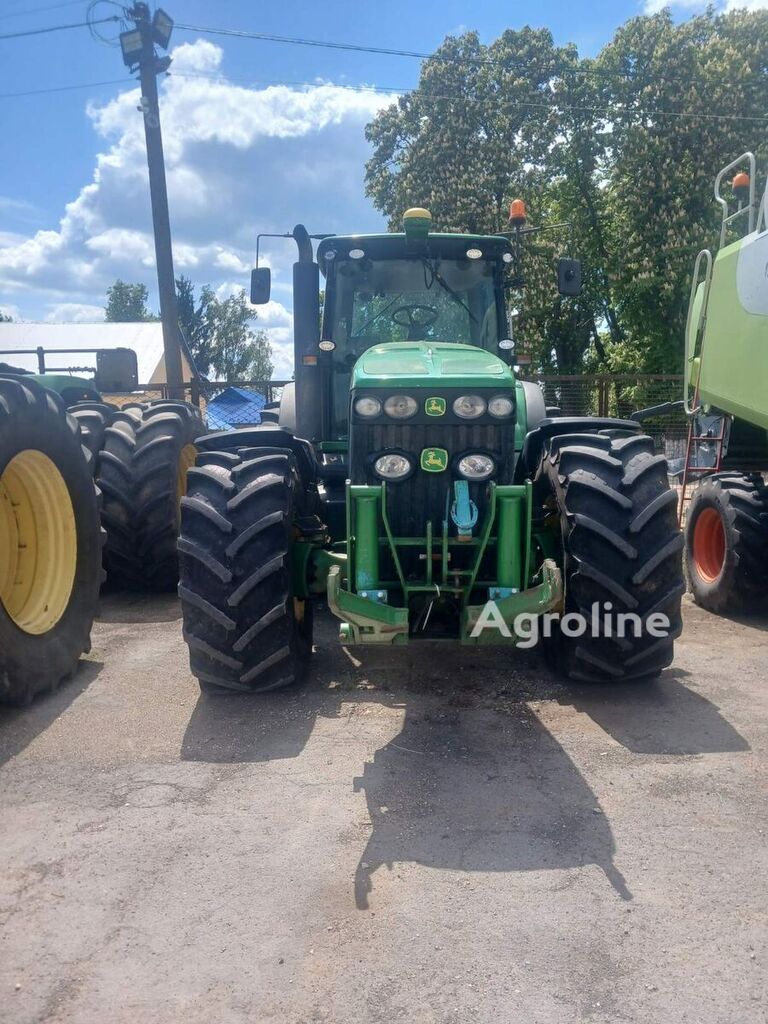 John Deere 8230 traktor točkaš