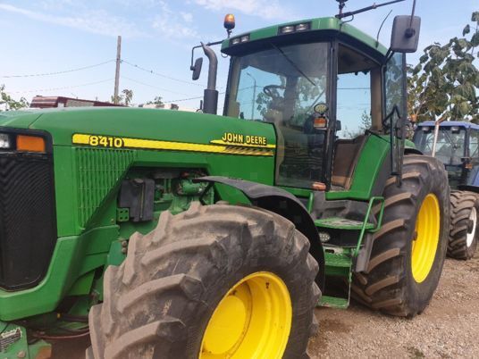 John Deere 8410 traktor točkaš