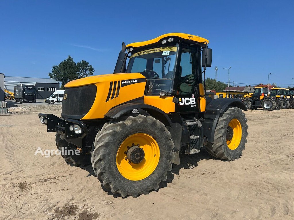 JCB Fastrac 3230 XTRA traktor točkaš