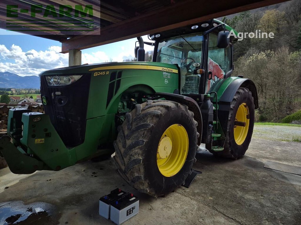 John Deere 8245 R traktor točkaš