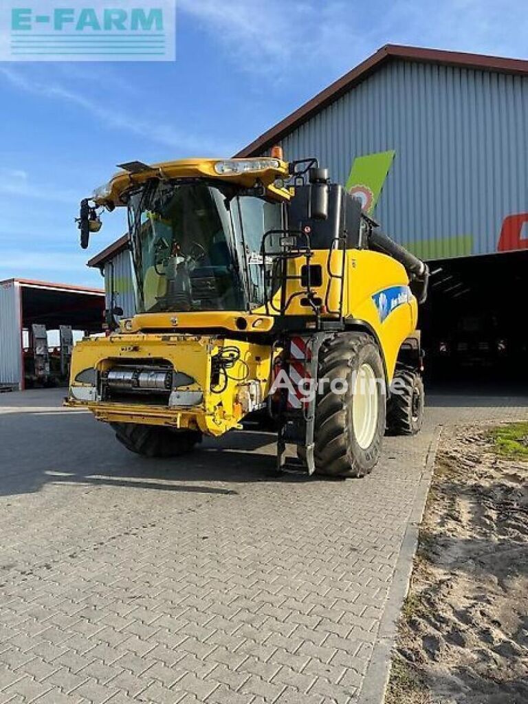 New Holland cr 9070 kombajn za žito