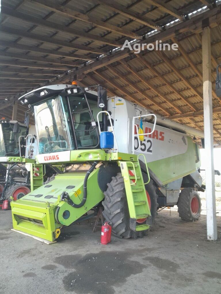 Claas Lexion 560 zi zhnyvarkoiu Vario 750 ta vizkom kombajn za žito