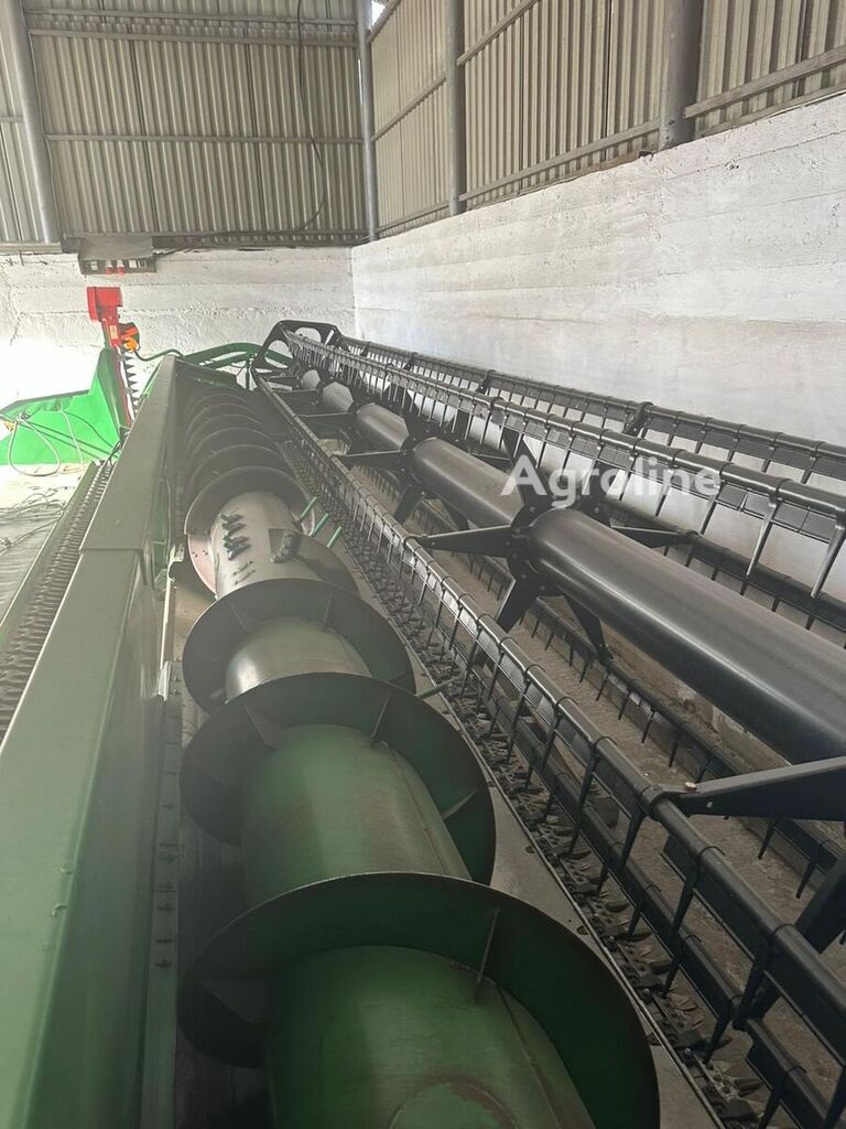 John Deere F 635 HydroFlex dlya zbirannya SOYi adapter za žito
