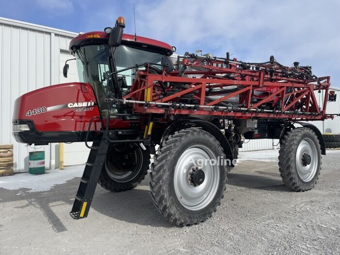 Case IH 4430 PATRIOT samohodna prskalica