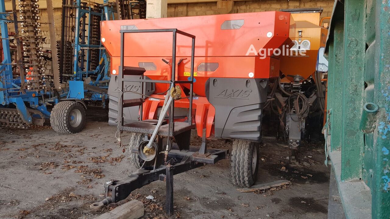 Kuhn Axic-M 30.2 vučeni rasipač