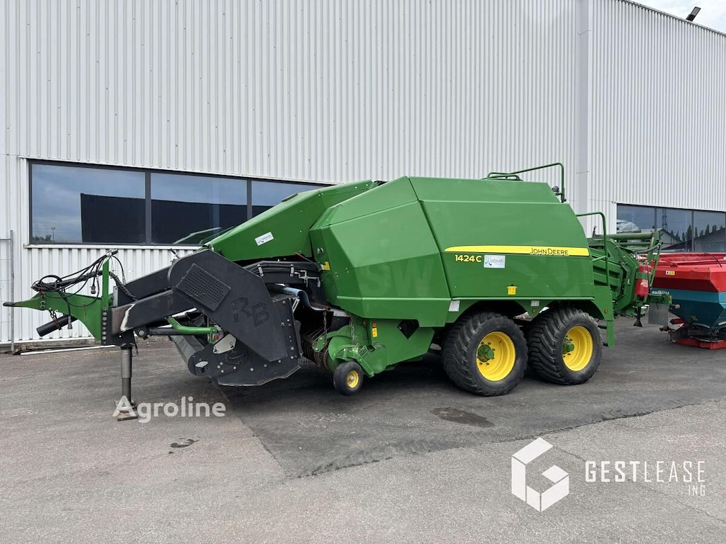 John Deere 1424H balirka za četvrtaste bale nakon udesa