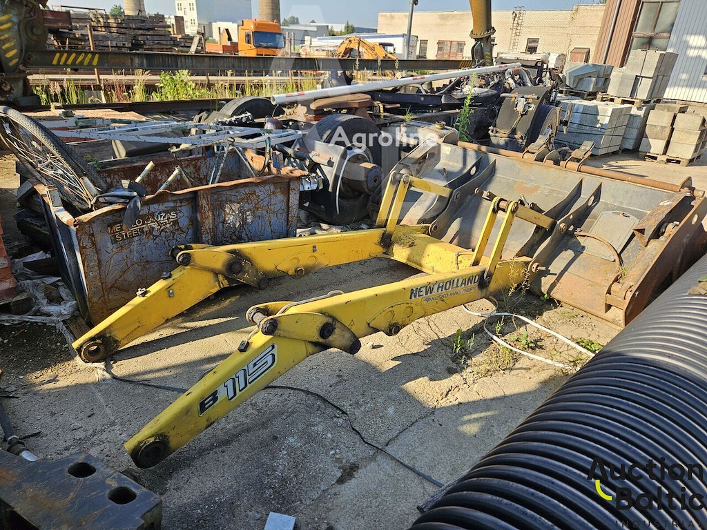 Prodaje se New Holland B 115-4PS prednji traktorski utovarivač na aukciji