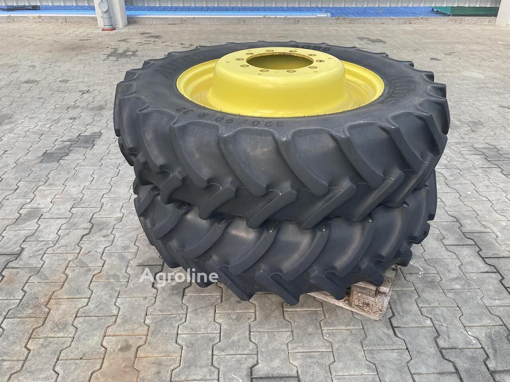 Mitas 320/90R32 točak