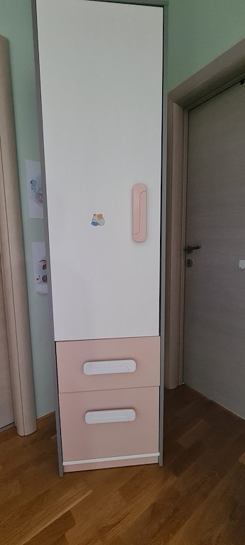 Plakar za devojčicu