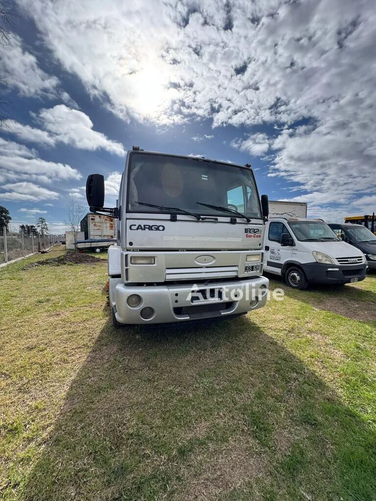 Ford CARGO 1832e tegljač