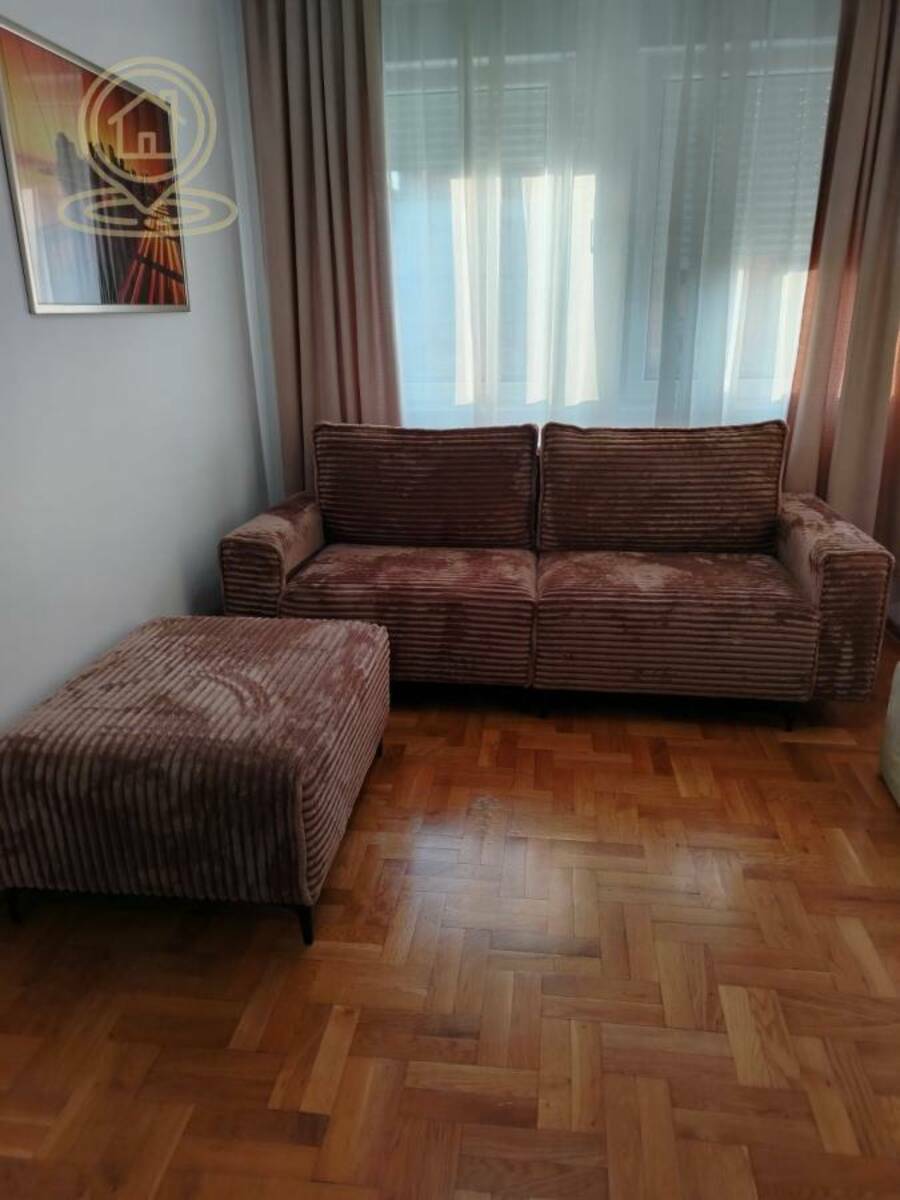 Izdavanje stan Južni bulevar – 2.5 soban, 3. sprat, odlična lokacija