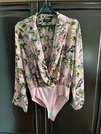 Zara cvetni body