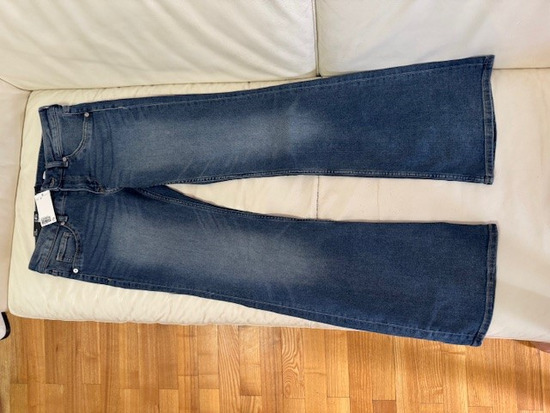 H&M farmerke - nove sa etiketom - zvonarice