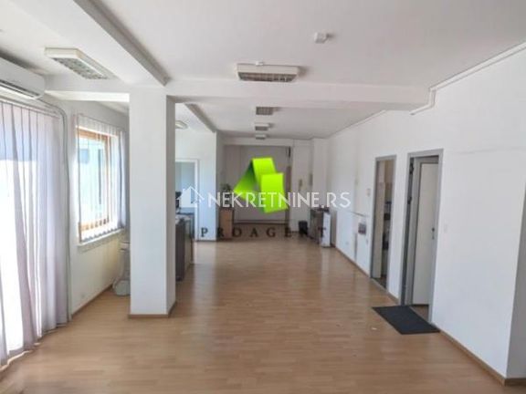 Odličan poslovni prostor na prometnoj lokaciji u centru ID#7009