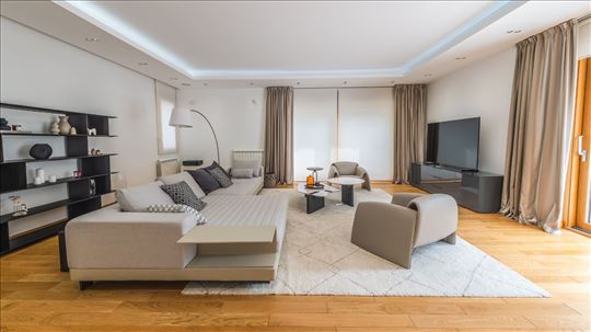 4 spavace - terasa 100m2- 2 garazna - Hram