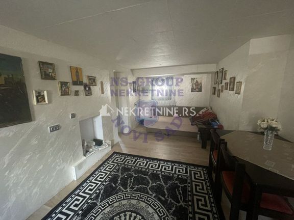 - 55m2 - Stari majur - Dvorišni stan -
