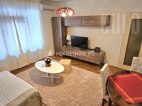 #46786, Izdavanje, Stan, CRVENI KRST, 620 EUR