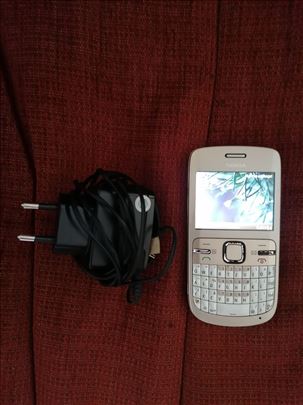Nokia C3 sa punjacem