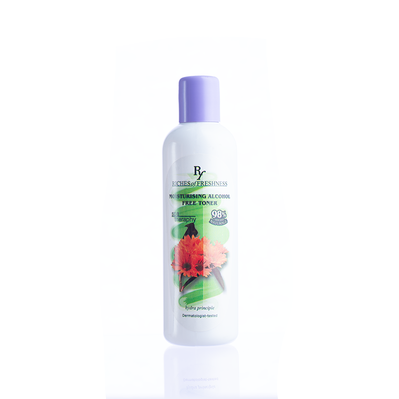 RF Hidrantni tonik za čišćenje lica bez alkohola sa nevenom, hajdučkom travom i vitaminima A i E 200 ML.