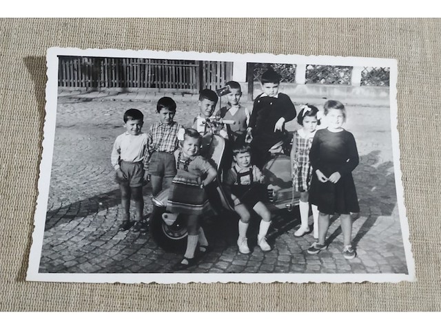 DECA NA VESPI BEOGRAD 1953.