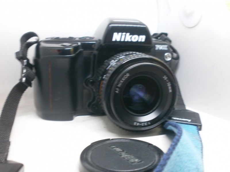 Nikon F90X sa Nikkor 35-70mm