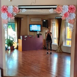 DEKORACIJA POSLOVNIH PROSTORA – NADINE PINJATE