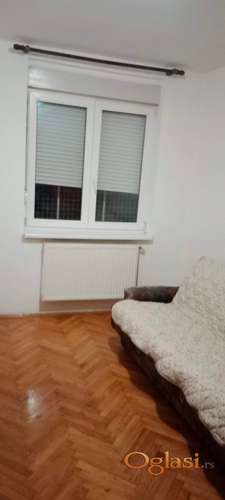 NAMEŠTEN JEDNOIPOSOBAN STAN NA GRBAVICI 300 EVRA