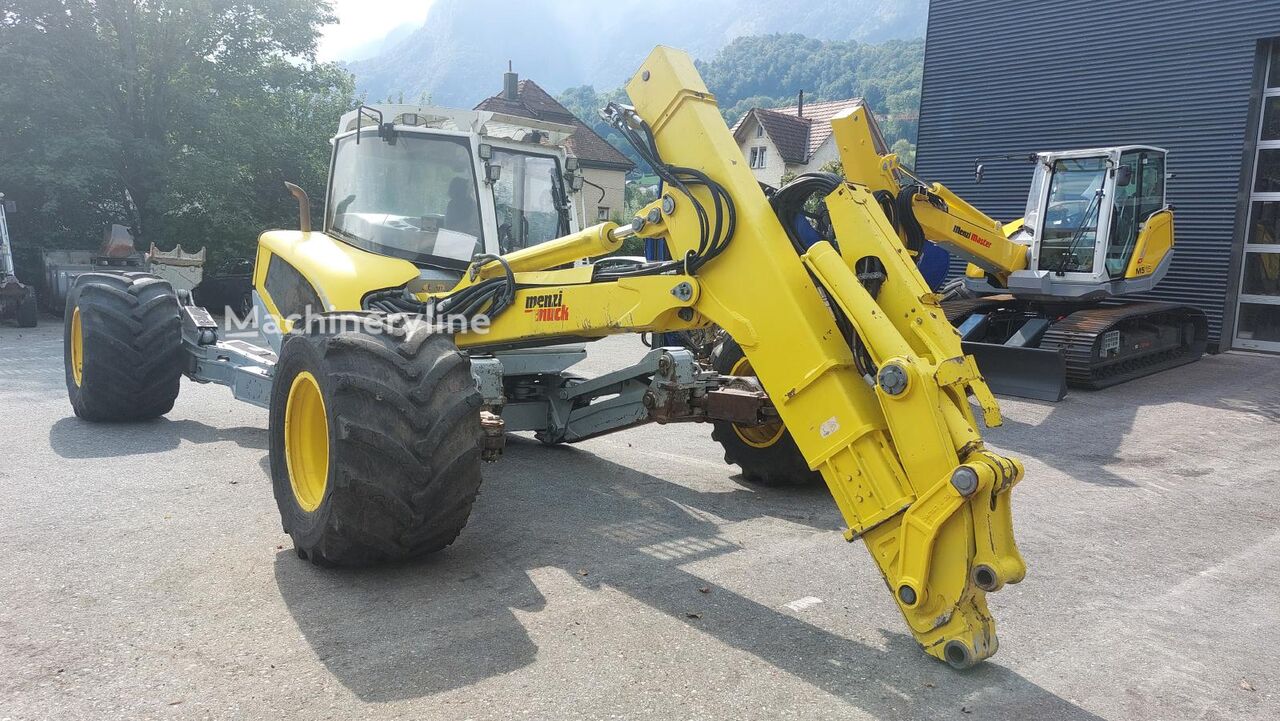 Menzi Muck M545 koračajući bager