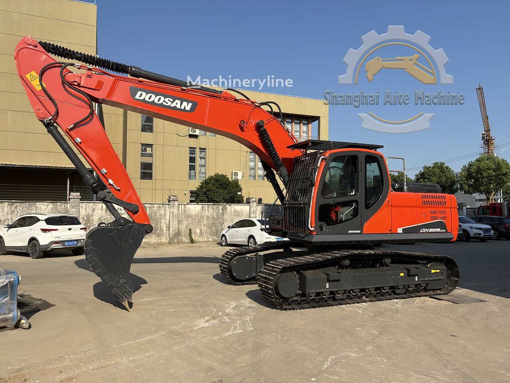 Doosan DX225LCA bager guseničar