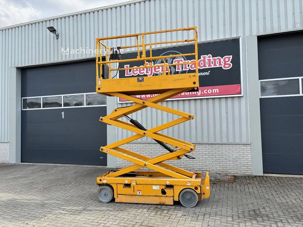 Haulotte Compact 8 , electric scissorlift, 2012 year!! makazasta platforma