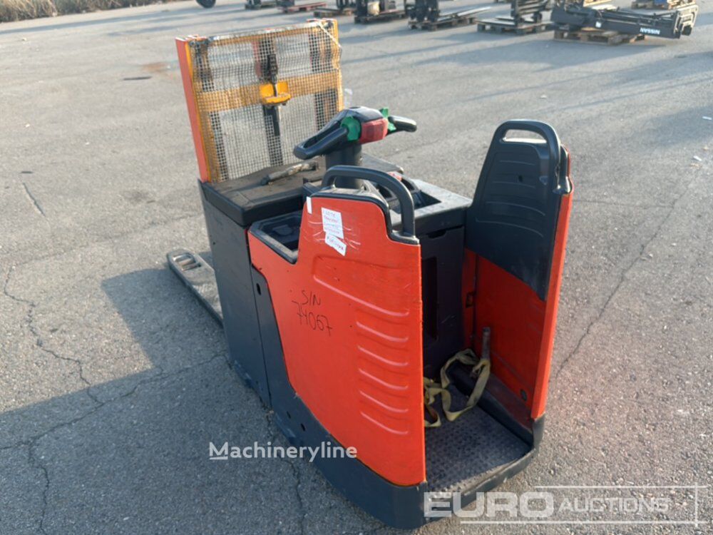 Prodaje se Electric Pallet Truck kašiku za prednje utovarivač na aukciji
