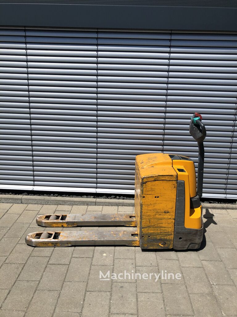 Jungheinrich EJE 220 R ručni paletar