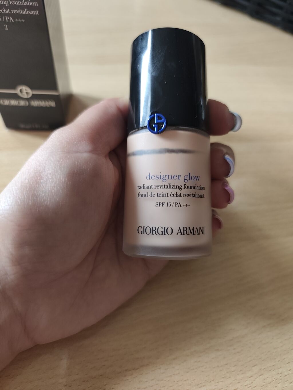 Giorgio Armani Designer Glow – radiant revitalizing foundation