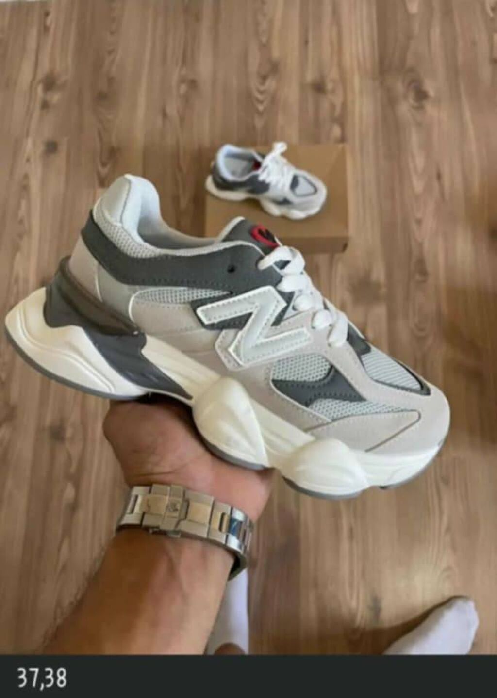 New Balance, 37